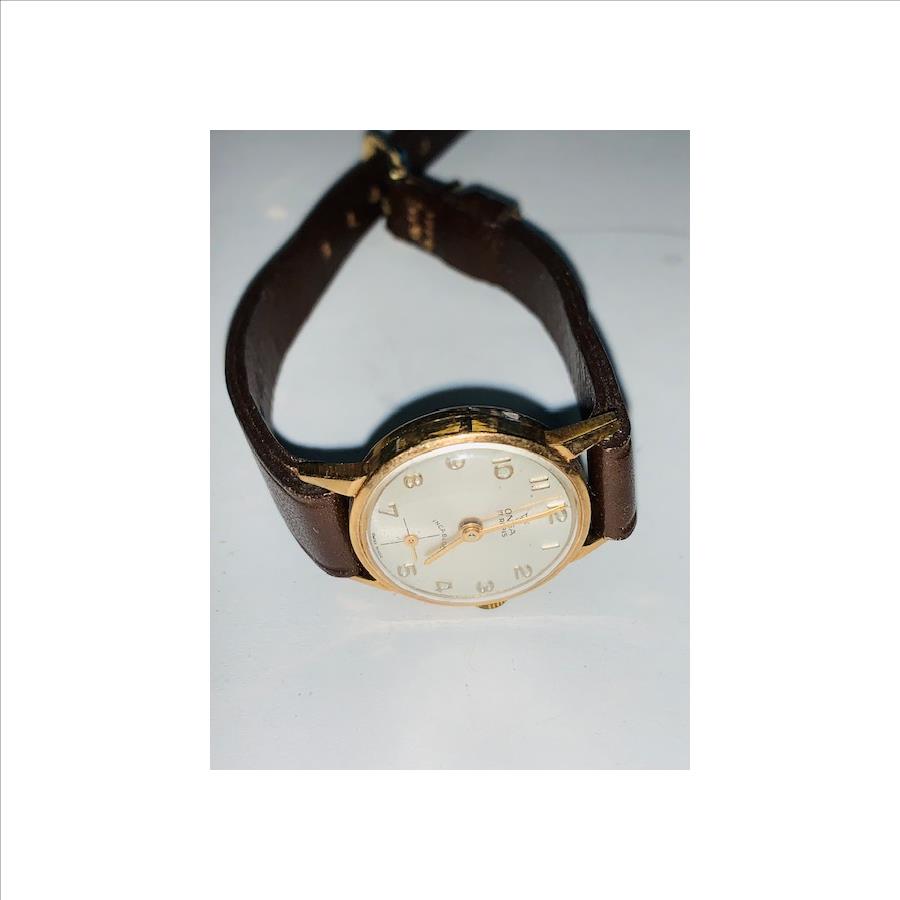 Onsa 18kt Gold Incabloc 17 Jewel Vintage Watch | Property Room