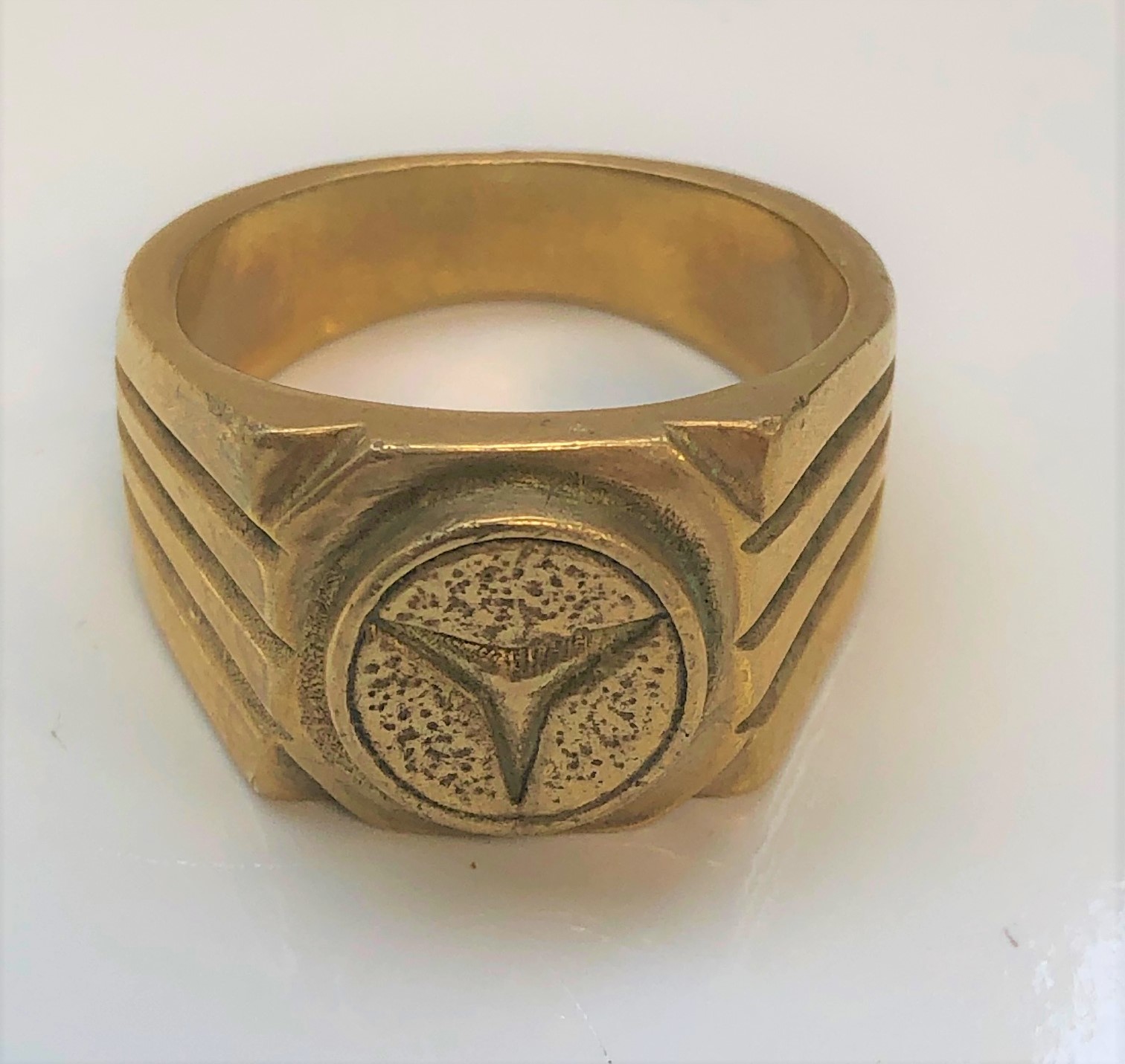 18K Stamped Mercedes Ring | Property Room