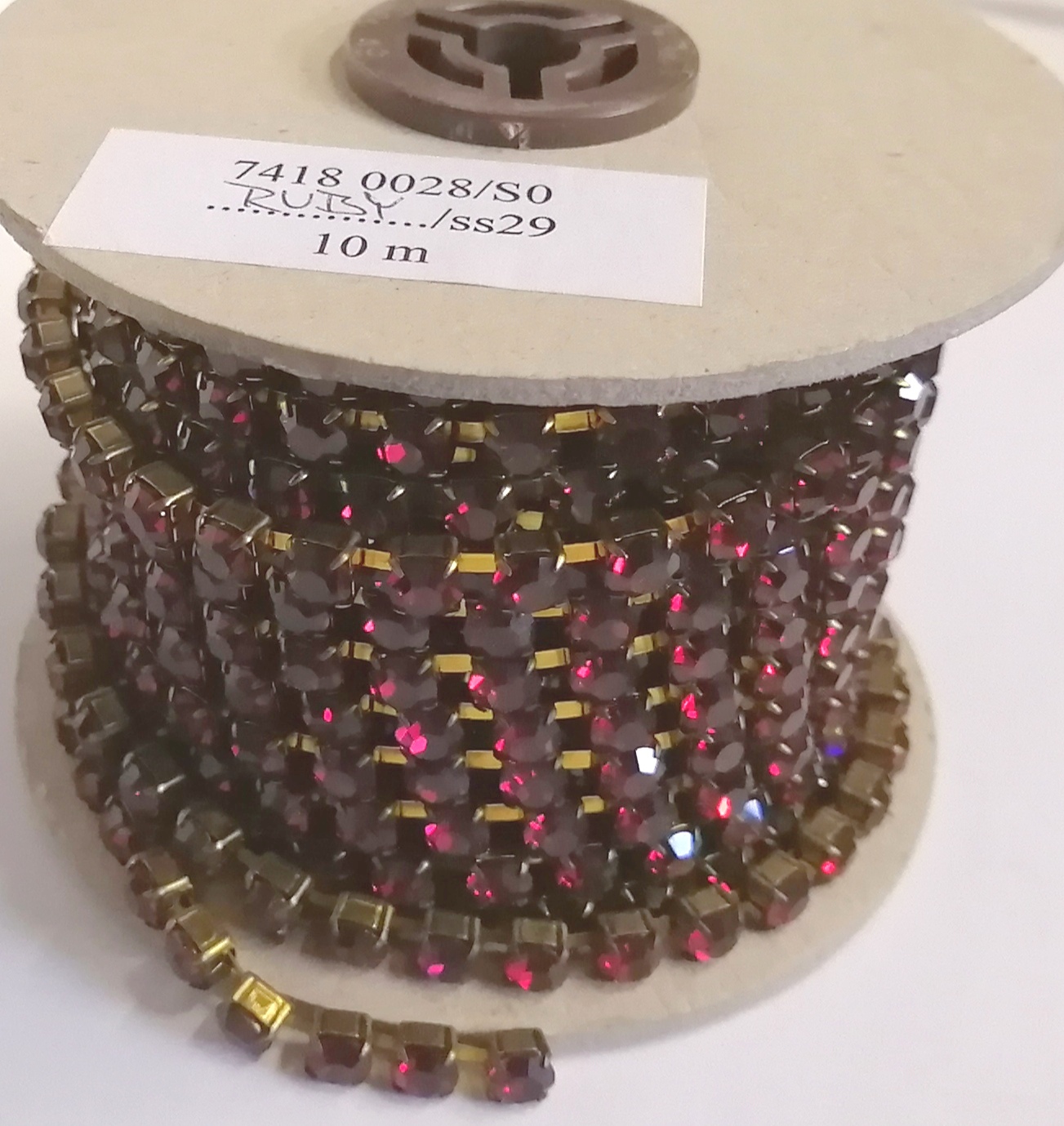 PP24 RUBY STONE RHINESTONE CHAIN - 10 METERS | Property Room