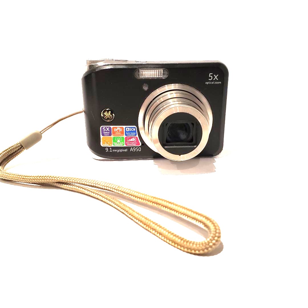 GE Smart Series A950 9.1MP Digital Camera | Property Room