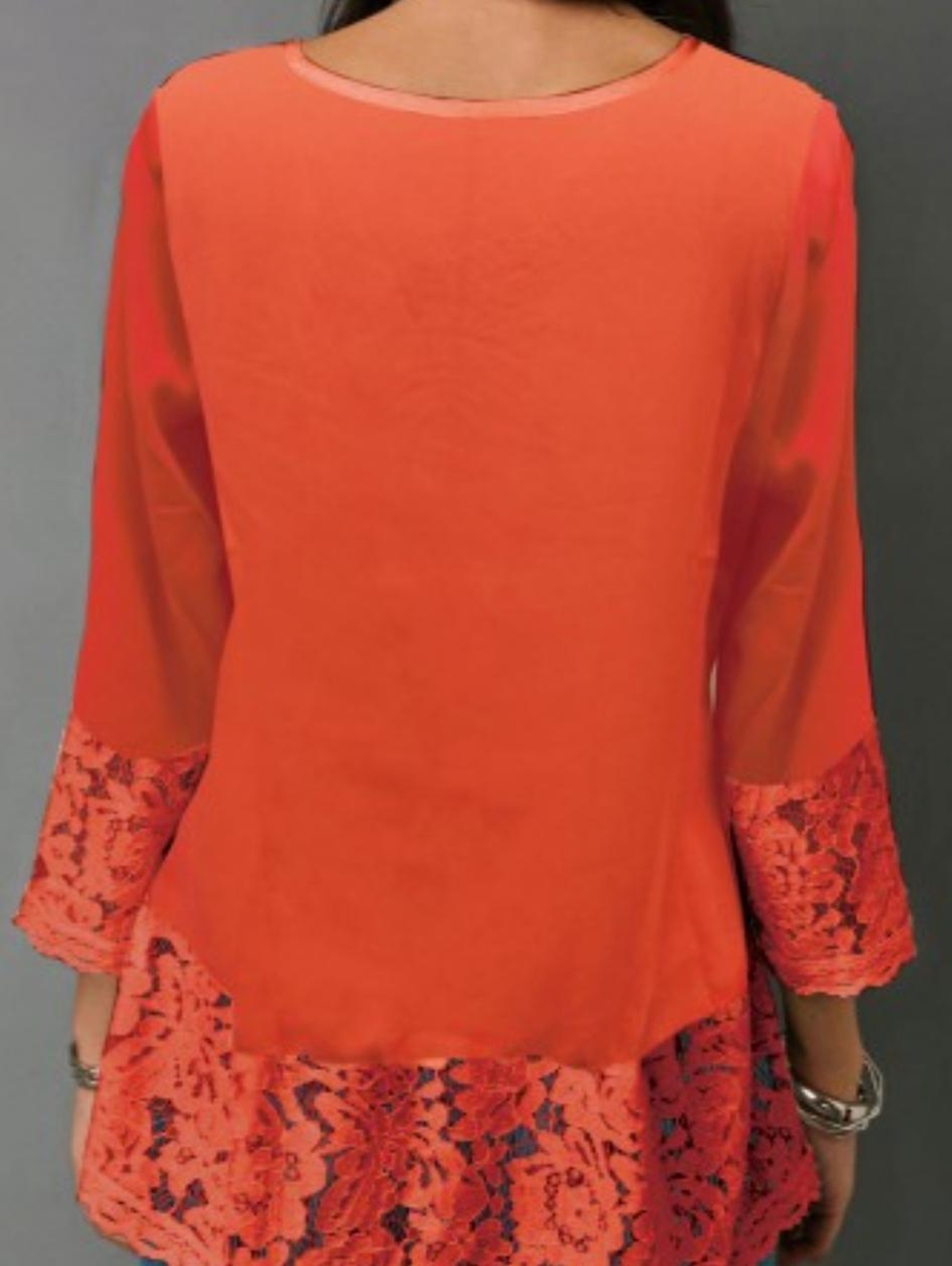 LACE PANEL THREE QUARTER SLEEVES TUNIC-XL | Property Room