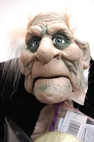 Halloween : New Scarymore Haunted Butler - Motion Activated - 36" Tall ...