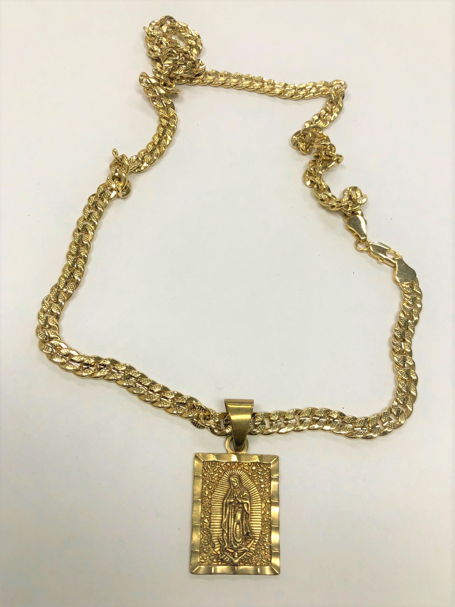 Gold Holy Pendant & Chain Stamped 18K | Property Room
