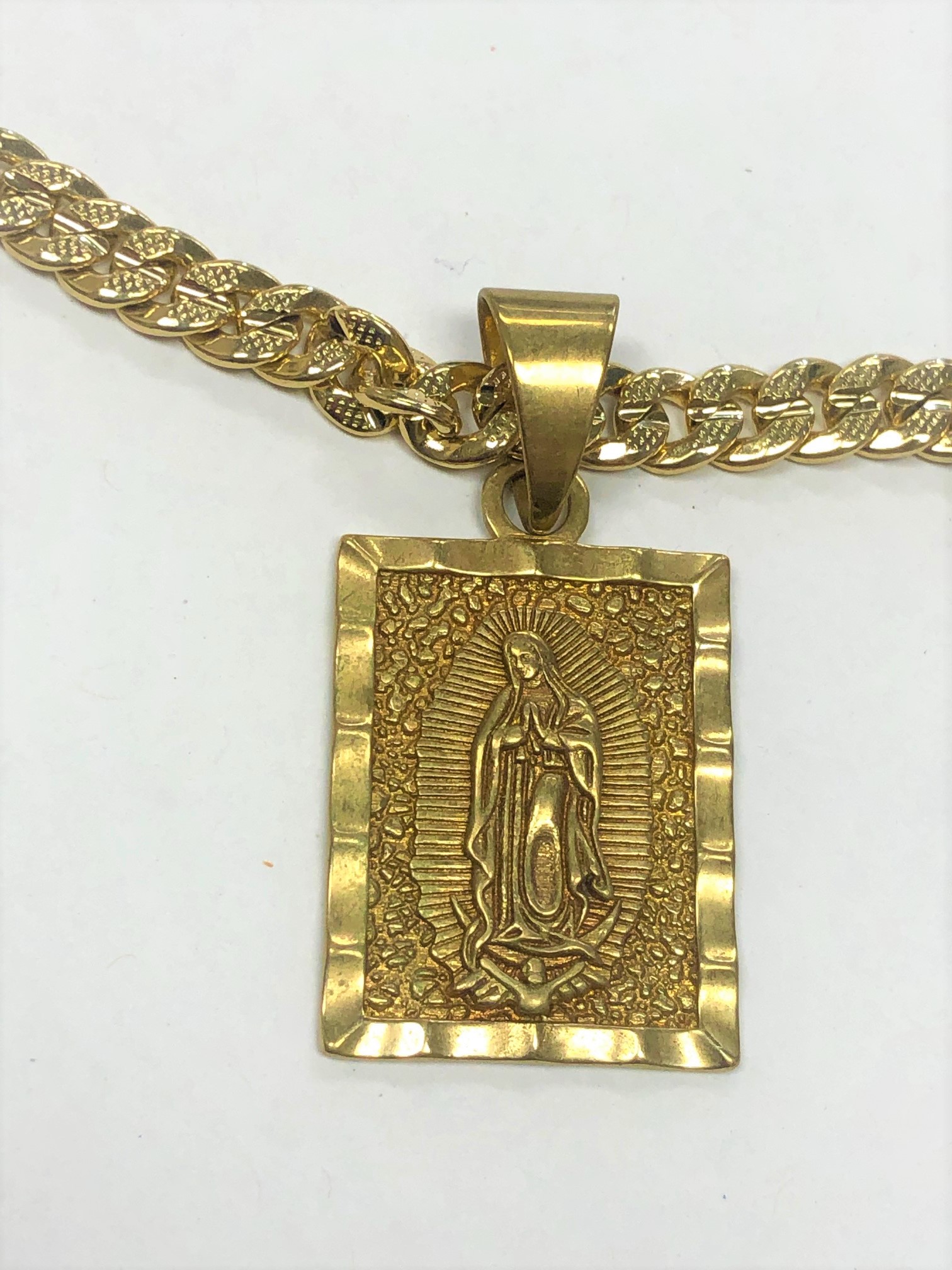 Gold Holy Pendant & Chain Stamped 18K | Property Room