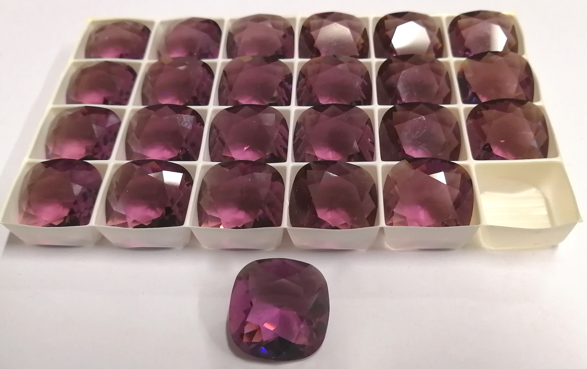 SWAROVSKI STONES - ART4470 20MM UNFOILED STONES - 48 PIECES | Property Room