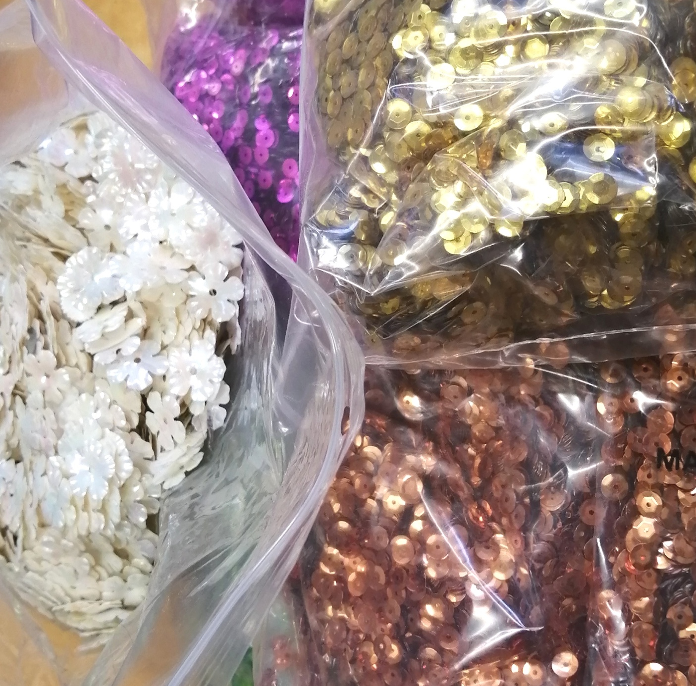 SEQUIN - ASSORTED COLORS AND SHAPES - 6 POUNDS | Property Room