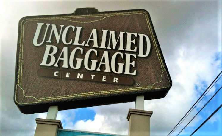 Unclaimed Baggage from Storage Locker - 50 Watches | Property Room