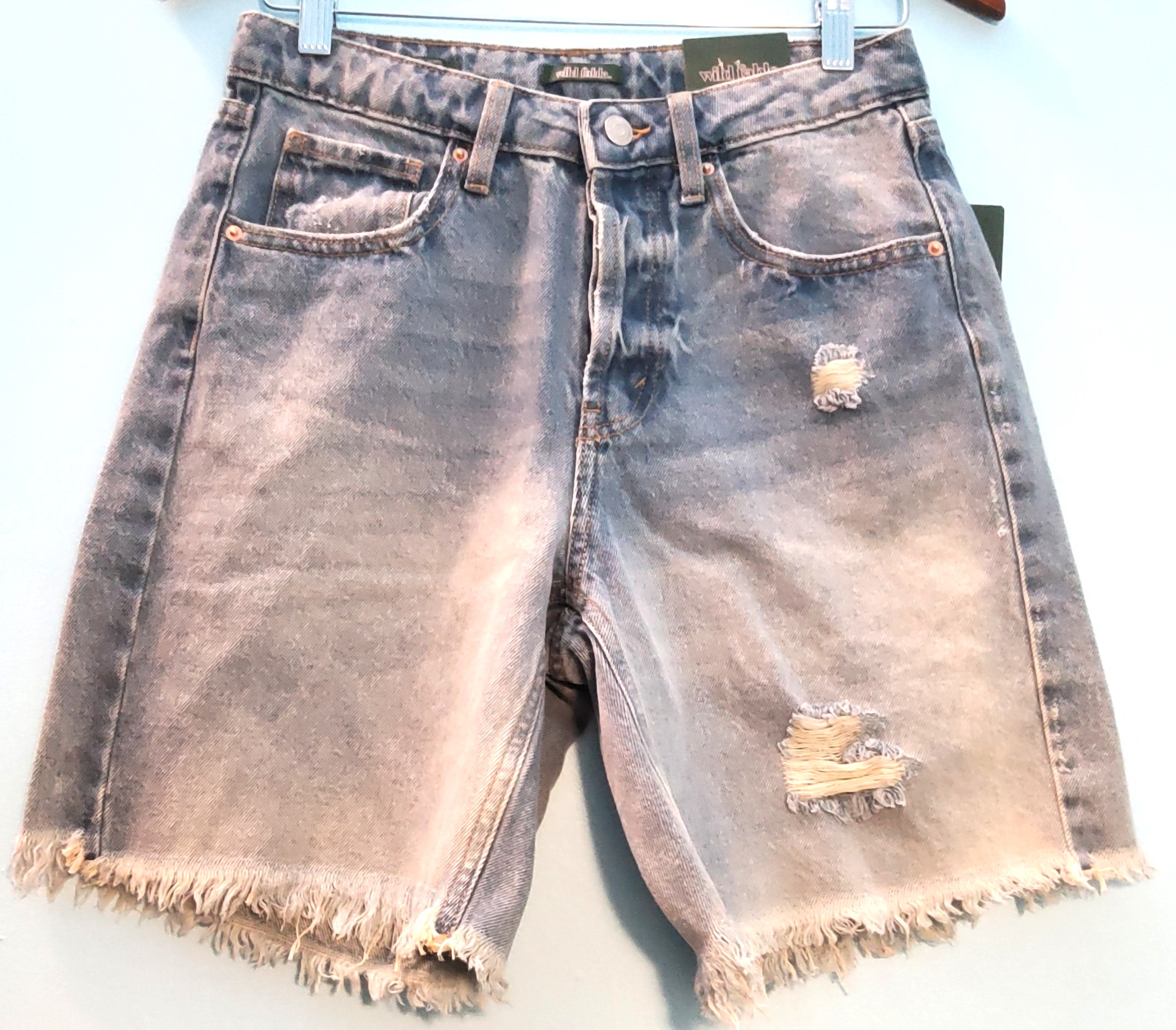 NWT, Women Bleach Distressed Denim Short Size Medium | Property Room