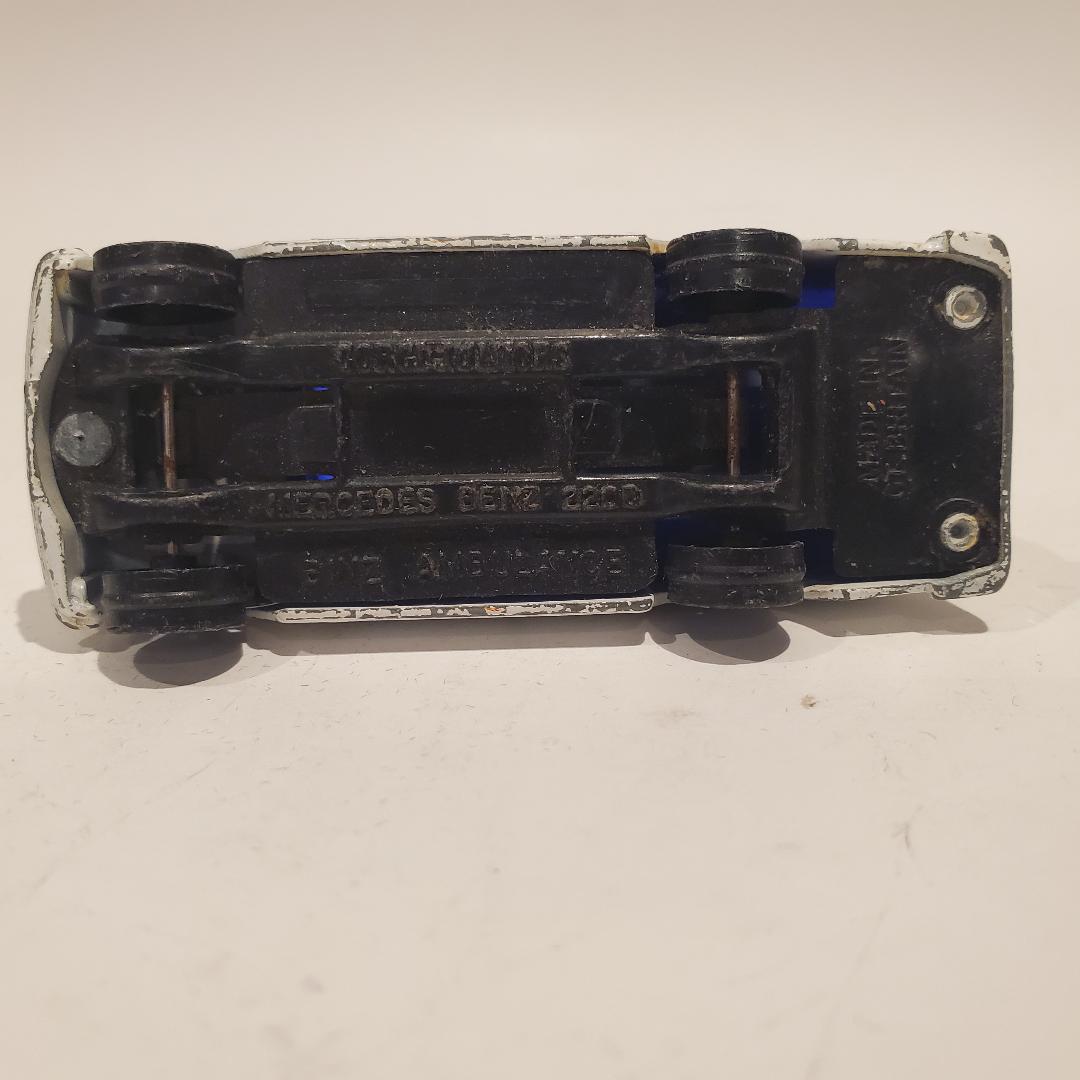 Vintage 1970's Corgi Juniors Mercedes Benz 2200 Binz Ambulance Great ...