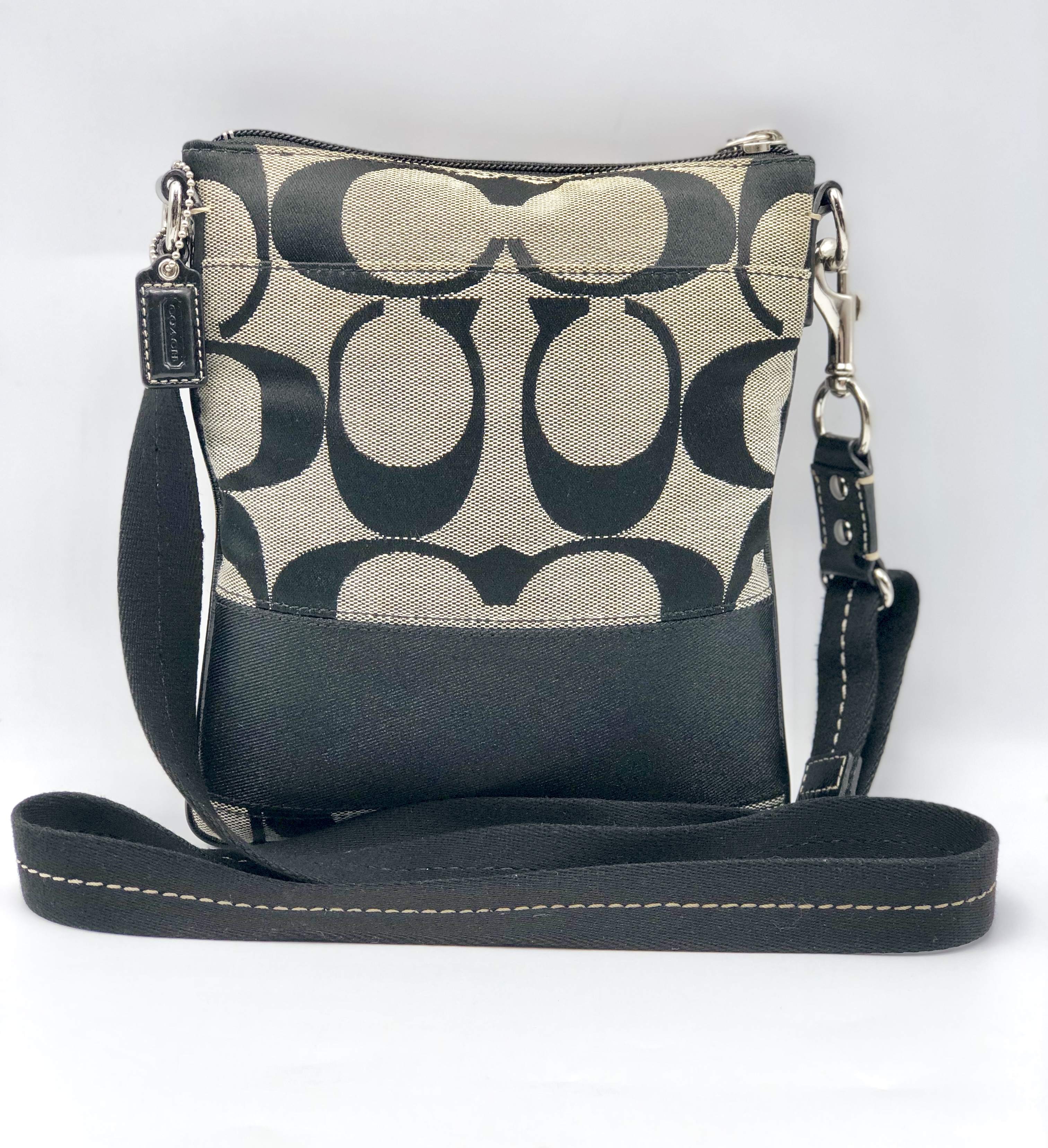 Coach Kitt Messenger Crossbody Black /Gray Signature Jacquard Bag ...