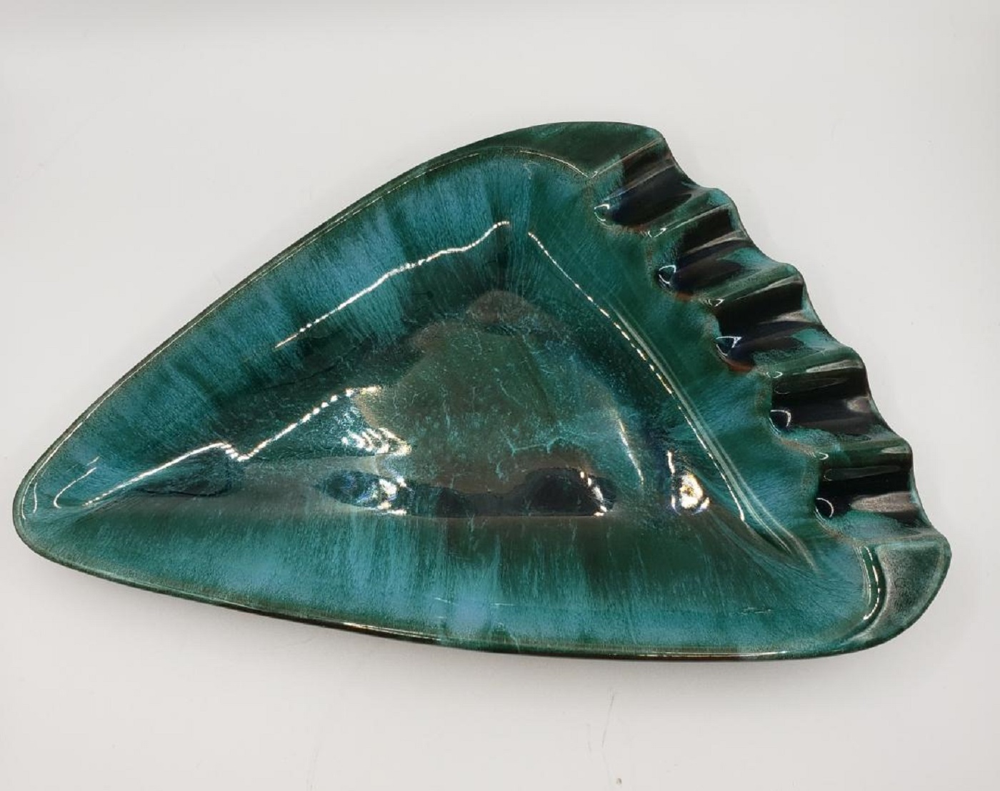 VTG Blue Mountain Pottery Large Ash Tray - Made in Canada | Property Room