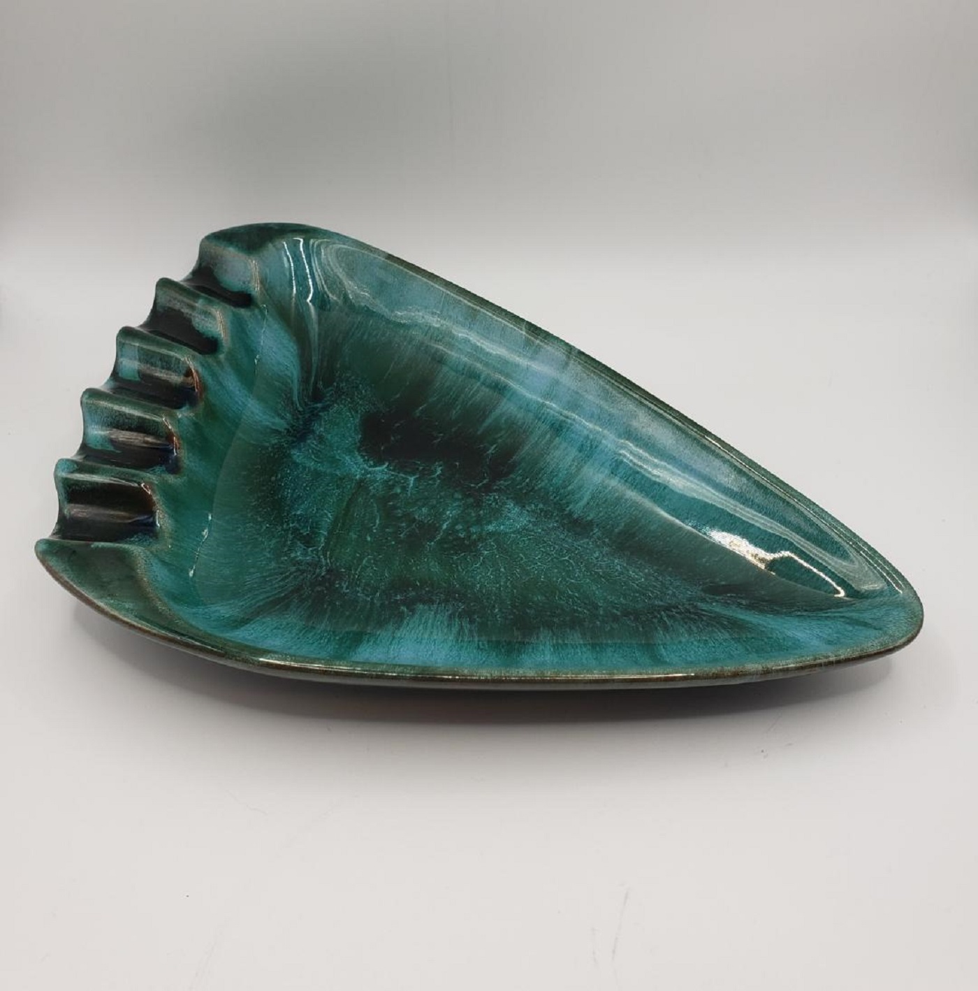 VTG Blue Mountain Pottery Large Ash Tray - Made in Canada | Property Room