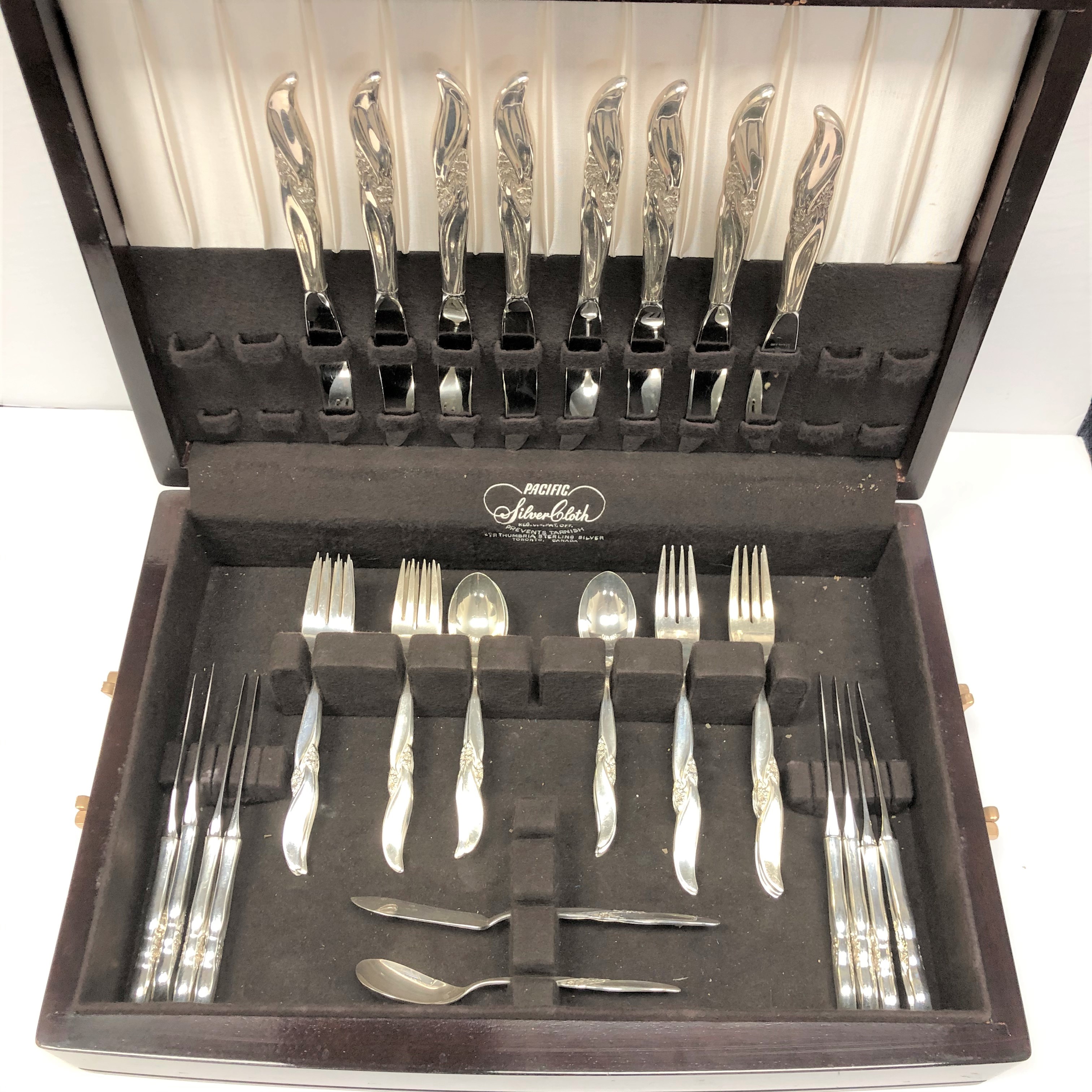 Sterling Silver Service for 8 Dinner Ware Set Northumbria | Property Room