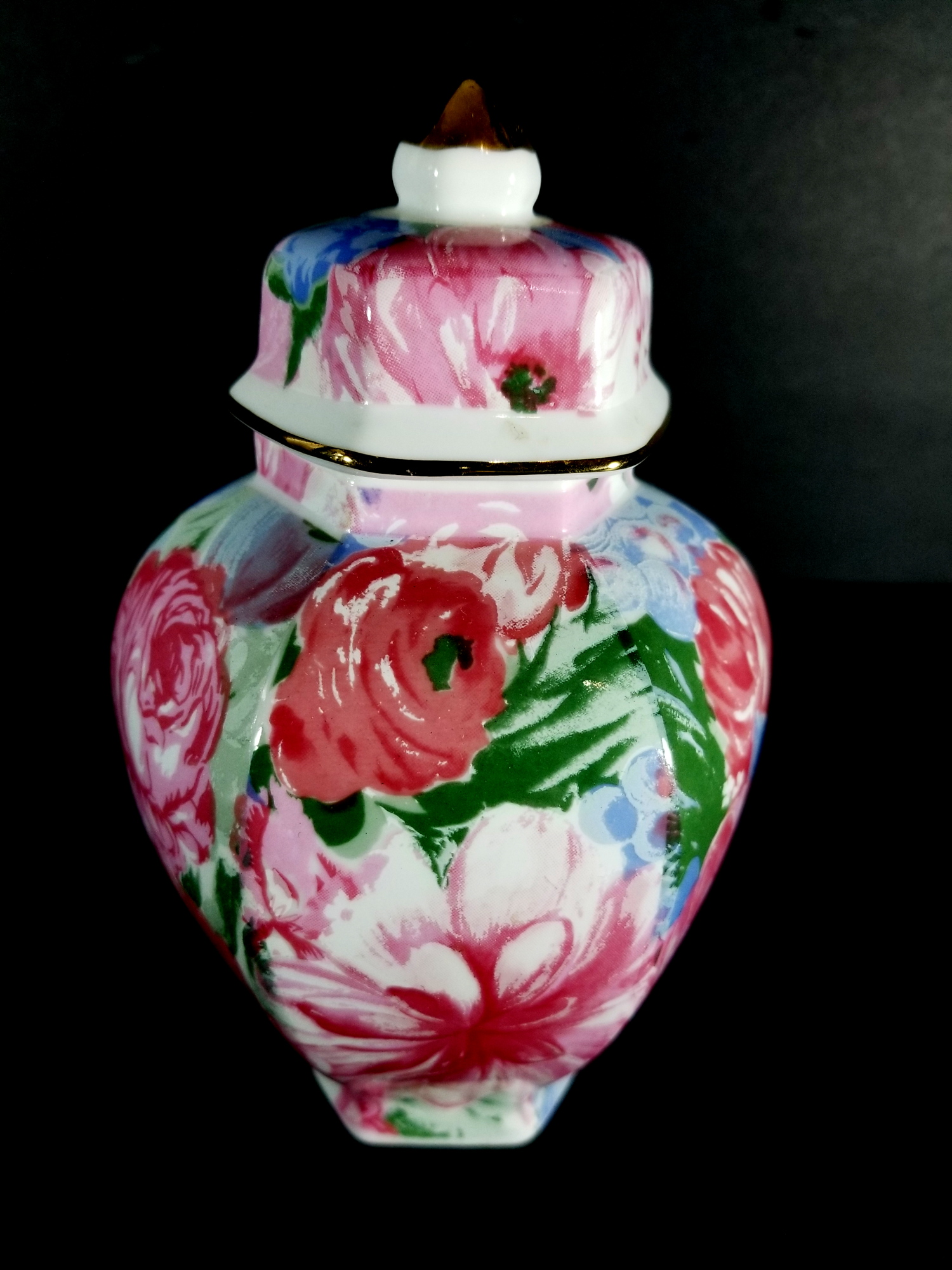 VTG Hand Painted Japan Porcelain Ginger Jar With Lid | Property Room