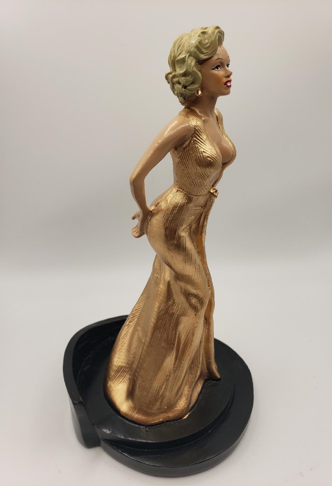 Marilyn Monroe Resin Statue 9.5" Tall | Property Room