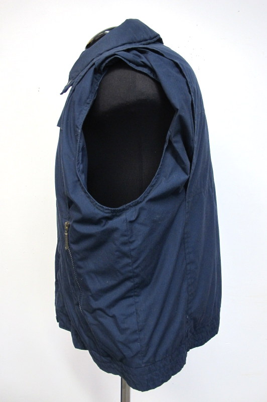 Men's Head Vest - Size L | Property Room