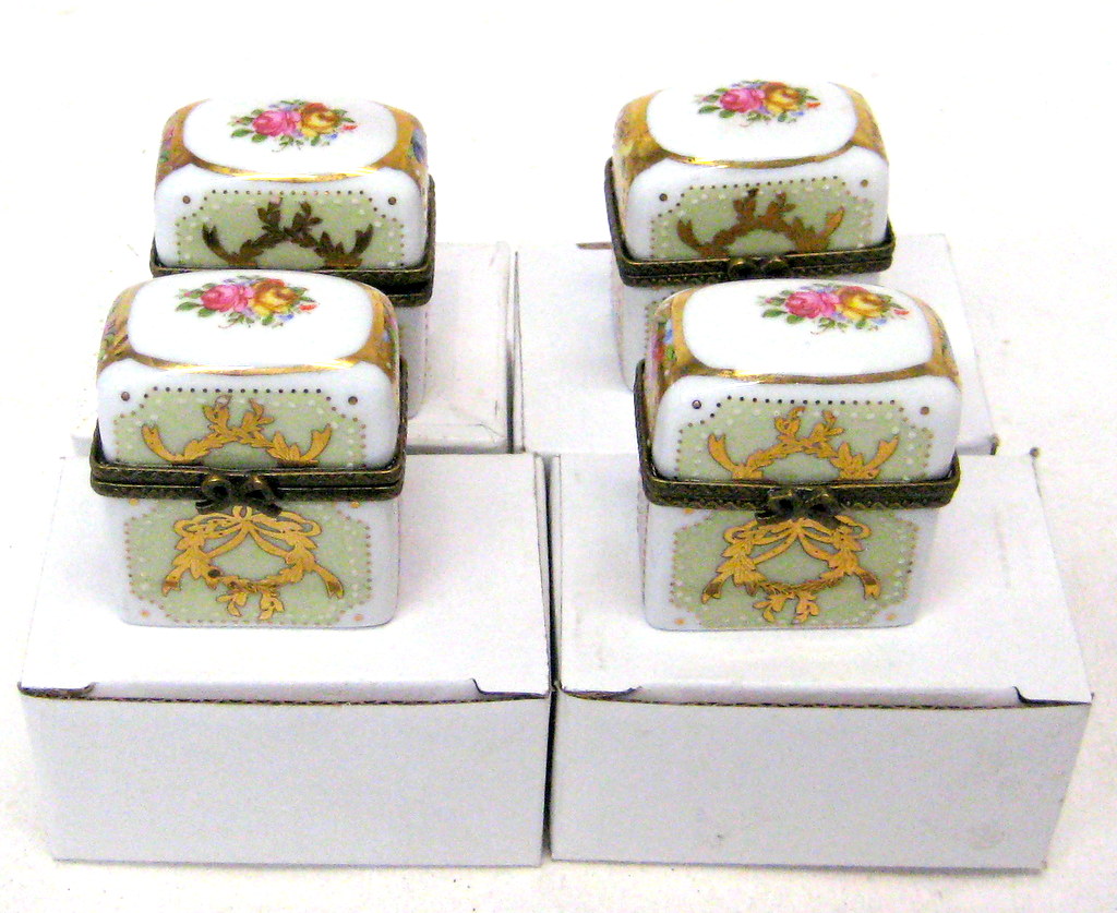 4 Porcelain Boxes with 18kt Gold Inlay | Property Room