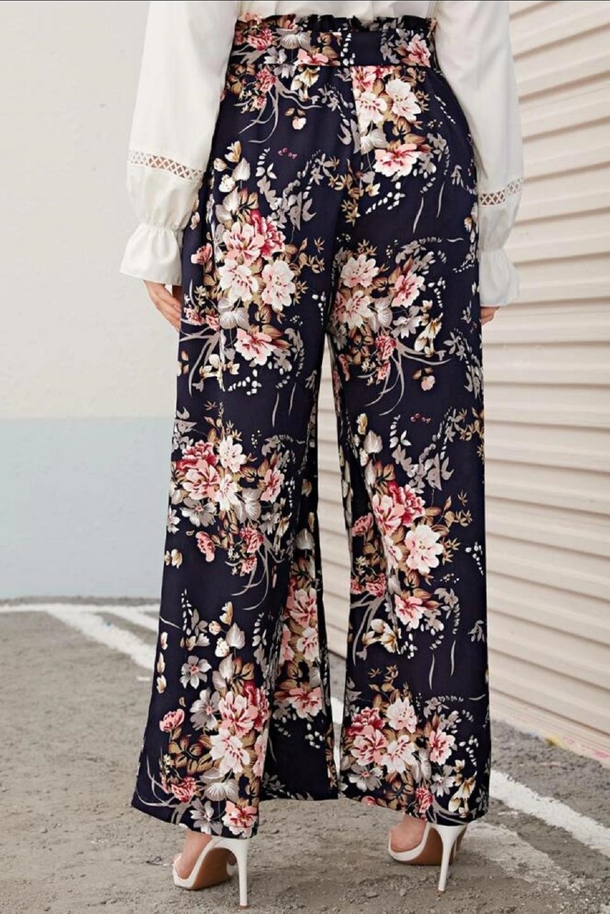 Women's Floral Print Wide Leg Pants Size - M | Property Room