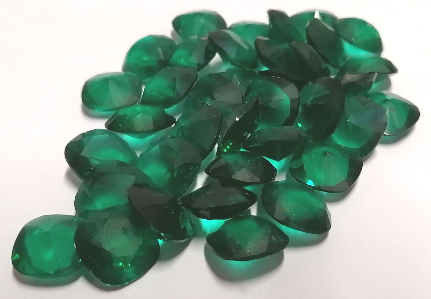 SWAROVSKI STONES - ART 4470 12MM EMERALD UNFOILED STONES - 144 PIECES ...