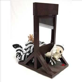 Halloween : New Guillotine Gary "VIEW VIDEO" | Property Room