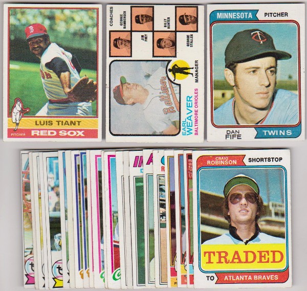 25 Different 1970's Topps Baseball Cards (1973-1979) w/ Luis Tiant ...
