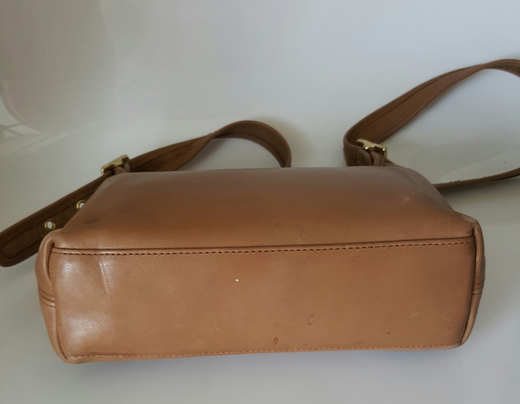 Vintage Coach Legacy 9136 Camel Leather Shoulder Bag | Property Room