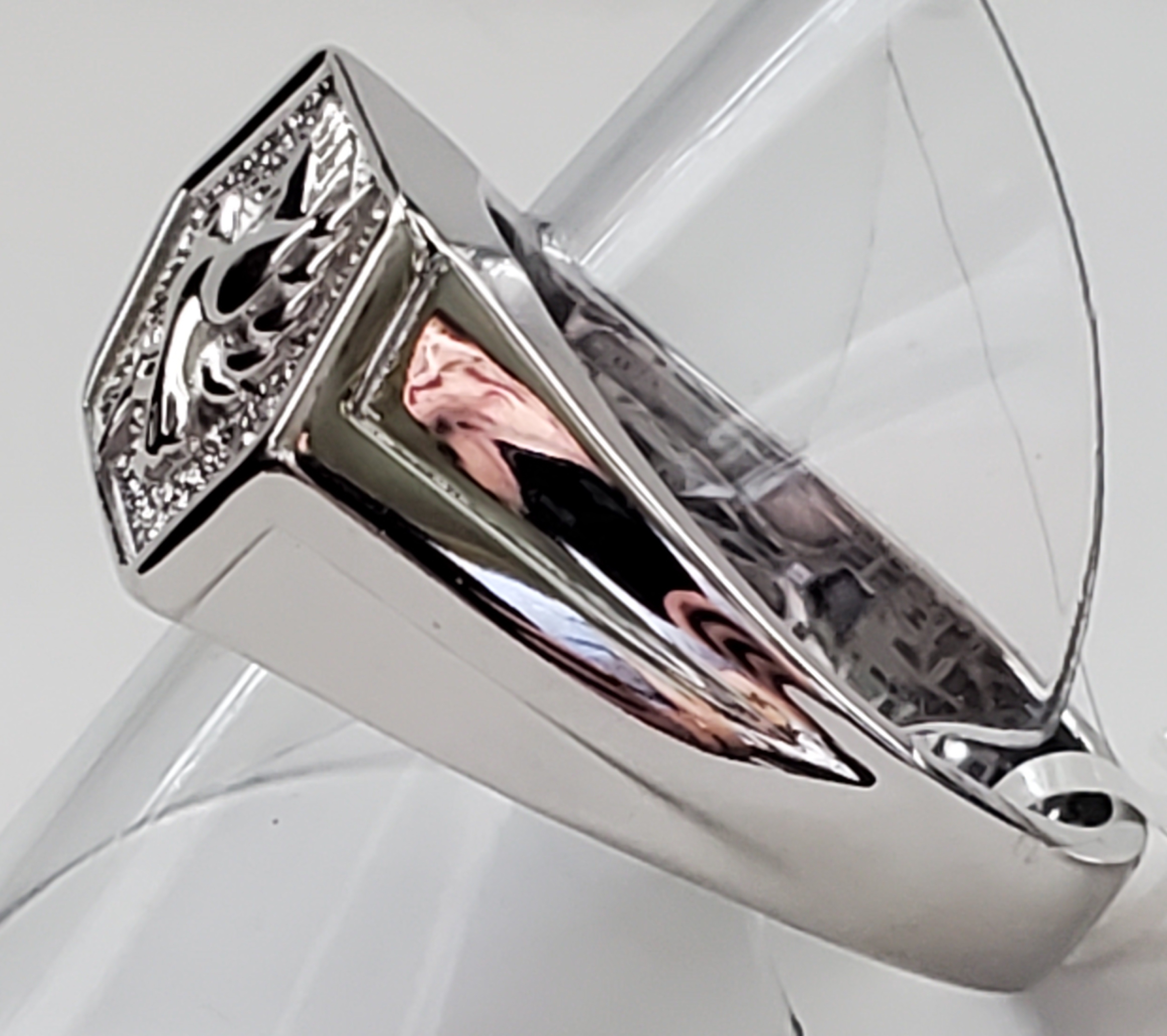 No Reserve Natural Diamond Dove Ring Size 13 | Property Room