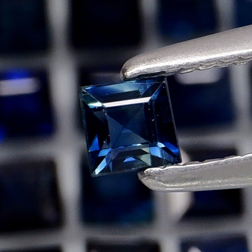 No Reserve VS Natural Sapphire Square Cut Loose Gemstone | Property Room
