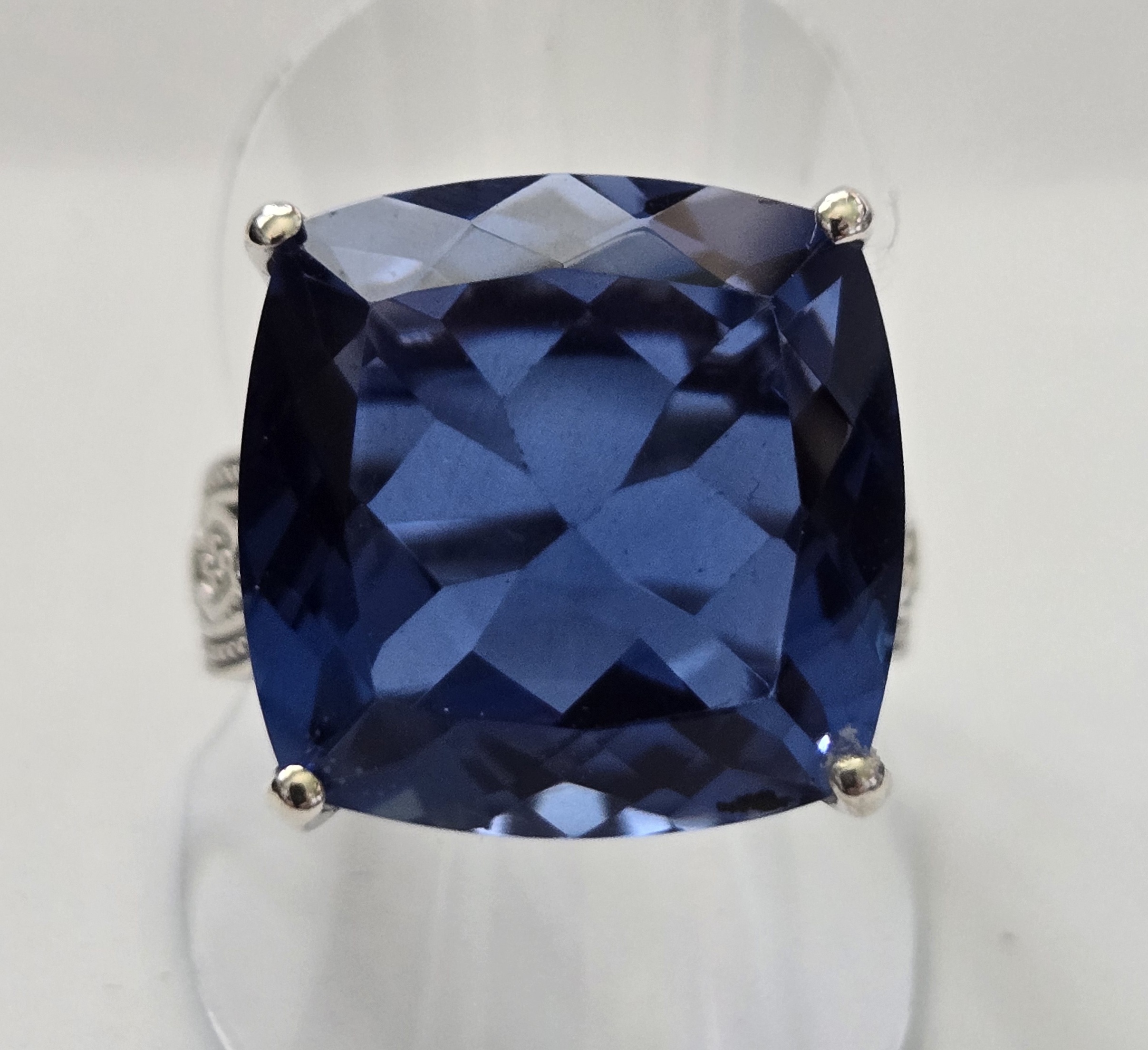 No Reserve Natural Ceylon Quartz Ring Size 9 | Property Room