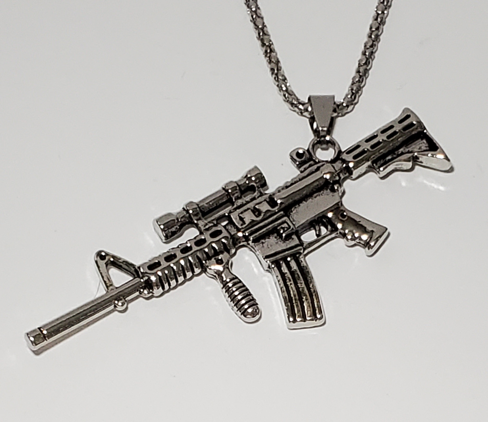 No Reserve Machine Gun Assault Rifle Pendant & Chain Necklace SP ...