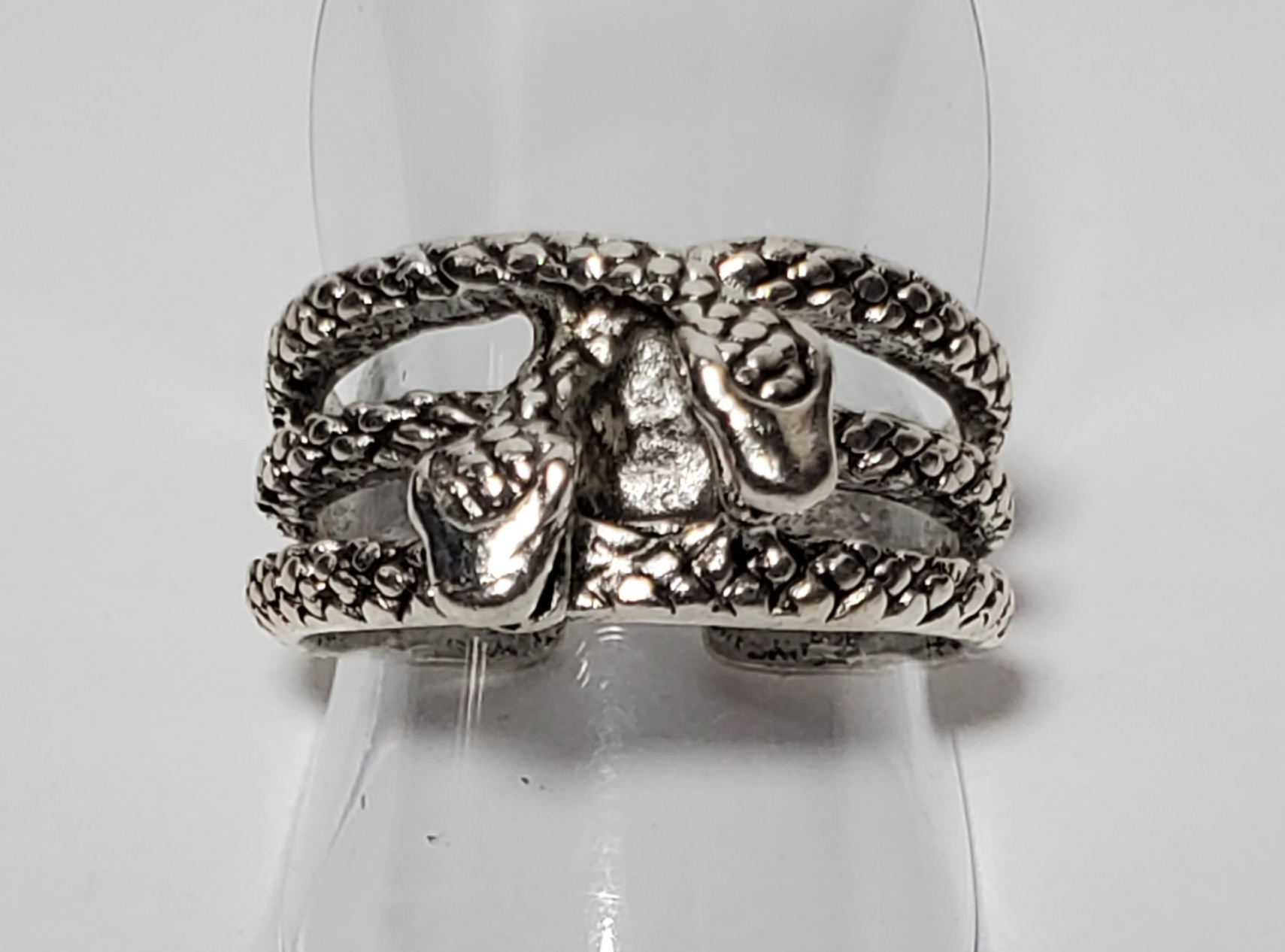 No Reserve Intertwined Snakes Ring Size 9 | Property Room