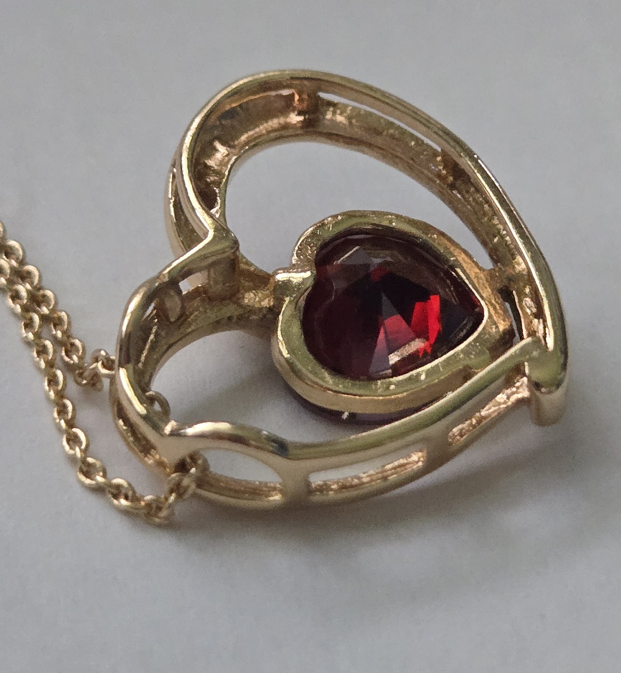No Reserve Ruby Heart Pendant & Chain Necklace | Property Room