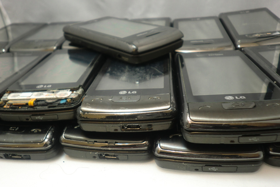 VERIZON LG VX11000 TOUCH SCREEN PHONES 25 QTY | Property Room