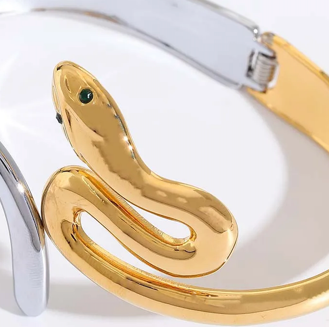 27.4 gram Ladies Fancy Snake Bangle Bracelet | Property Room