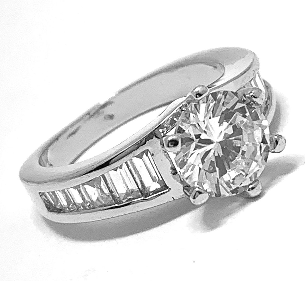 Modern Design 4.50ctw Diamonique Diamon Engagement Ring | Property Room