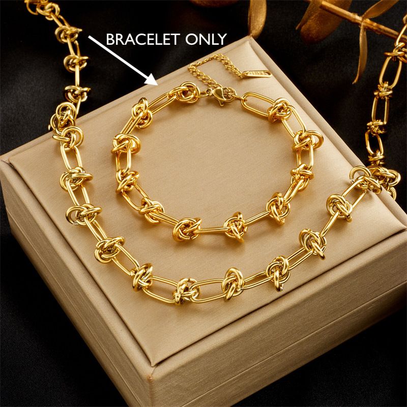 18k Gold Overlay Fancy Design 7"-9" Long Bracelet | Property Room
