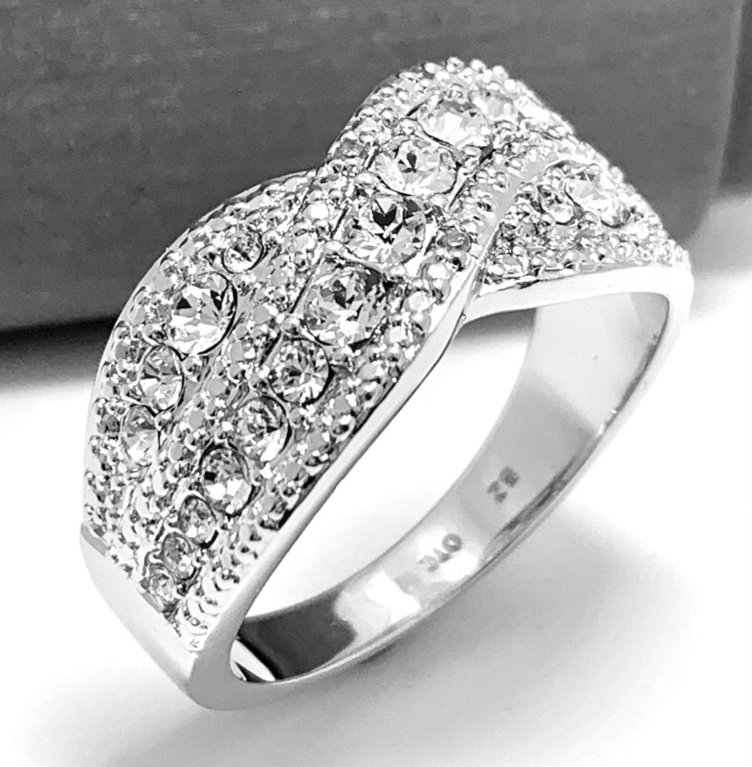 18k White Gold & Jewelry Bronze 1.50ctw White Crystal Ring | Property Room
