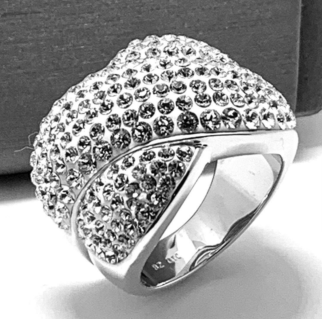 18k White Gold & Jewelry Bronze 3.00ctw White Crystal Ring | Property Room