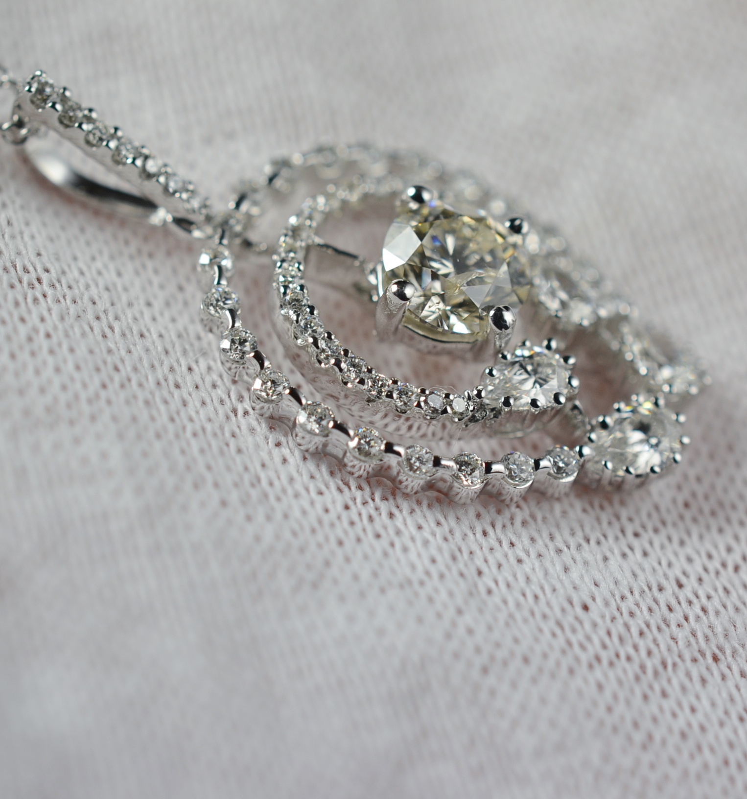 $6,829 Retail 1.35 Carats t.w. Diamond Pendant 18K Gold w 14K Chain ...