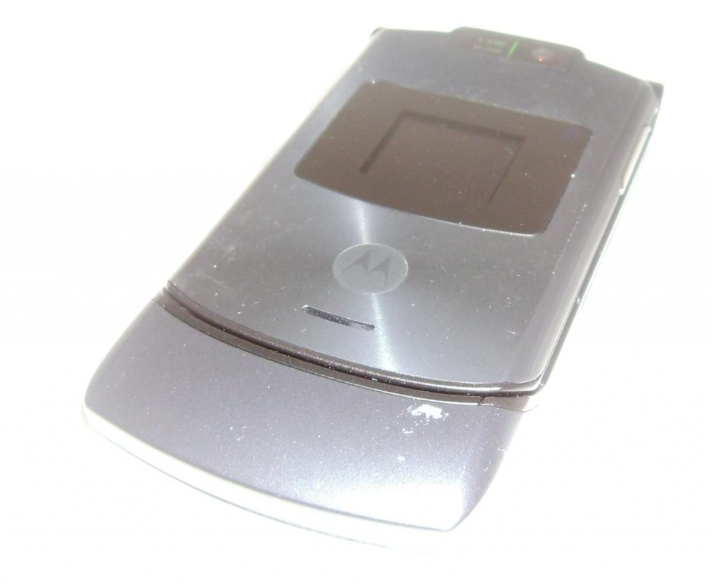 AT&T Motorola RAZR V3xx Gray Camera Phone | Property Room