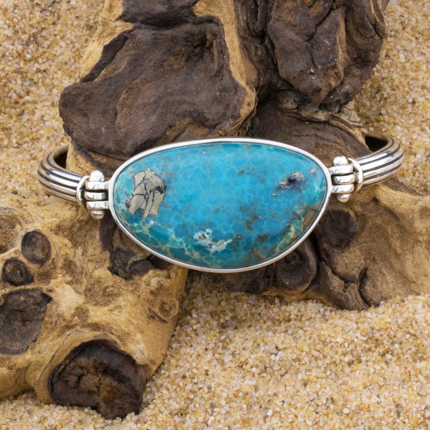 8" Campo Frio Turquoise Hinged Bangle Bracelet | Property Room