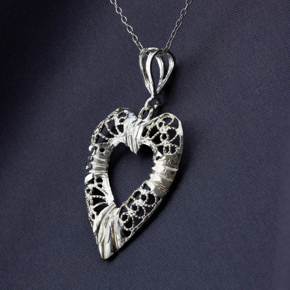 Twisted Wire filigree Design Heart Pendant | Property Room