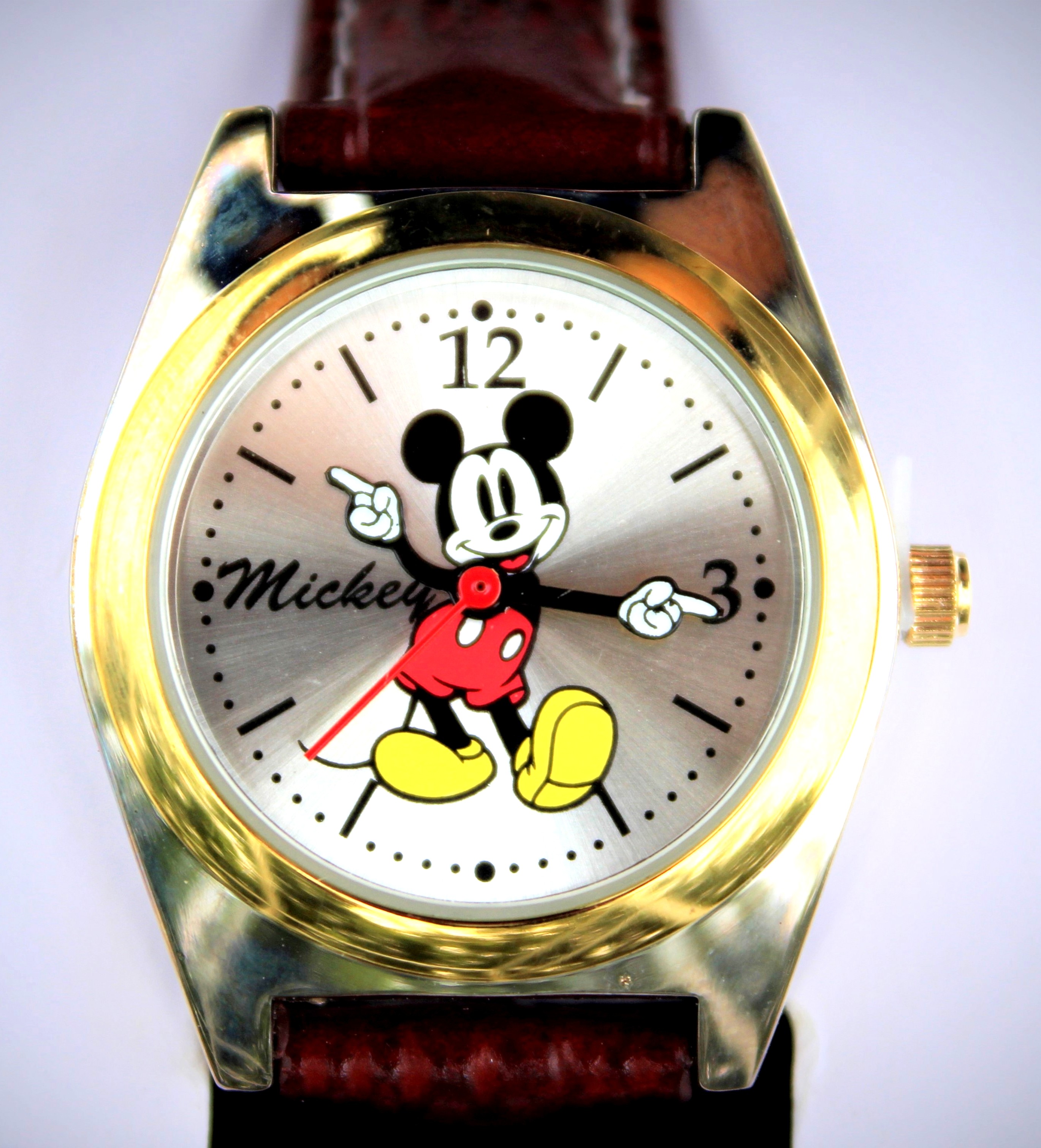 Disney Classic Mickey Mouse New Movable Hands Watch | Property Room