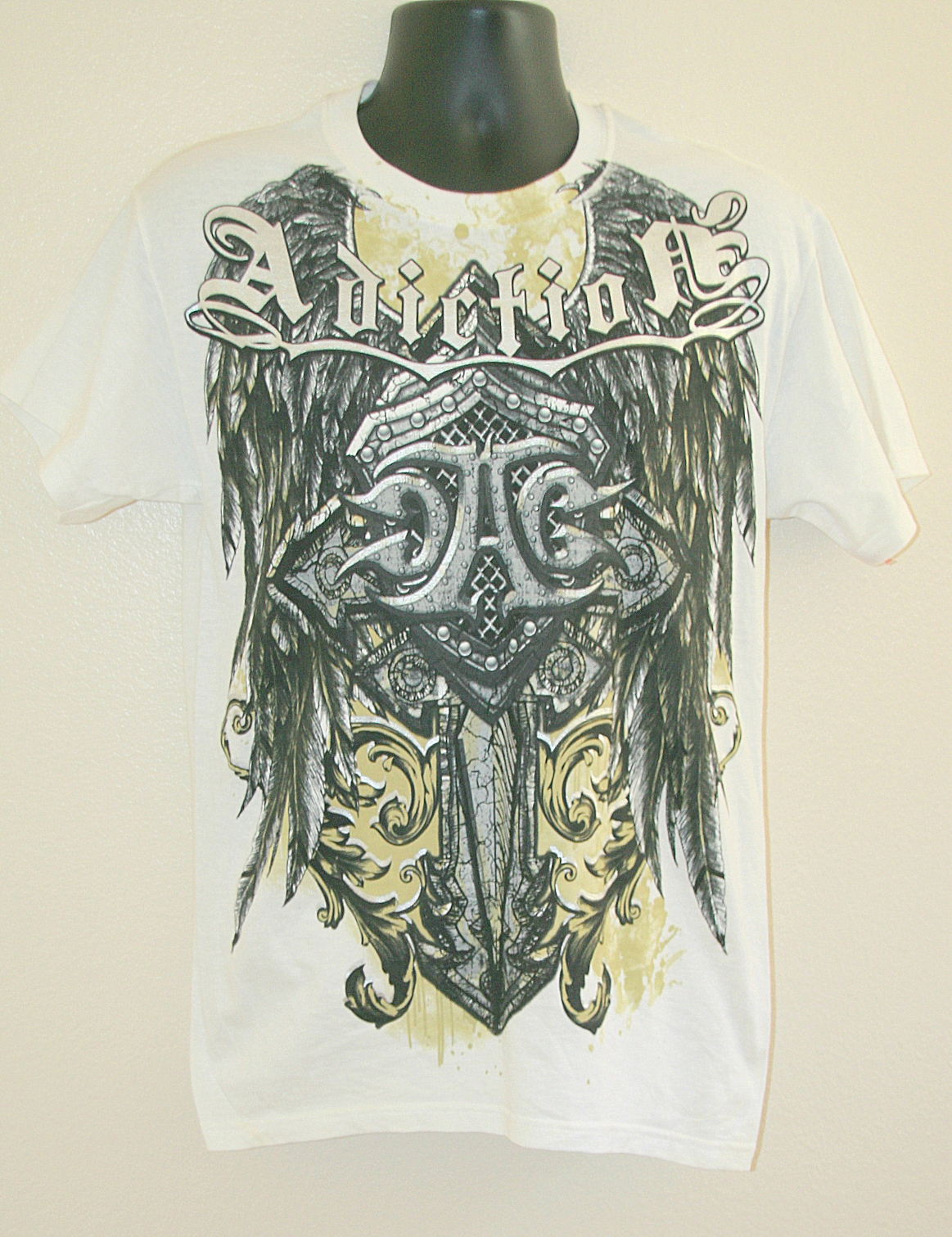 Adiction Men´s Shirt Size Medium | Property Room