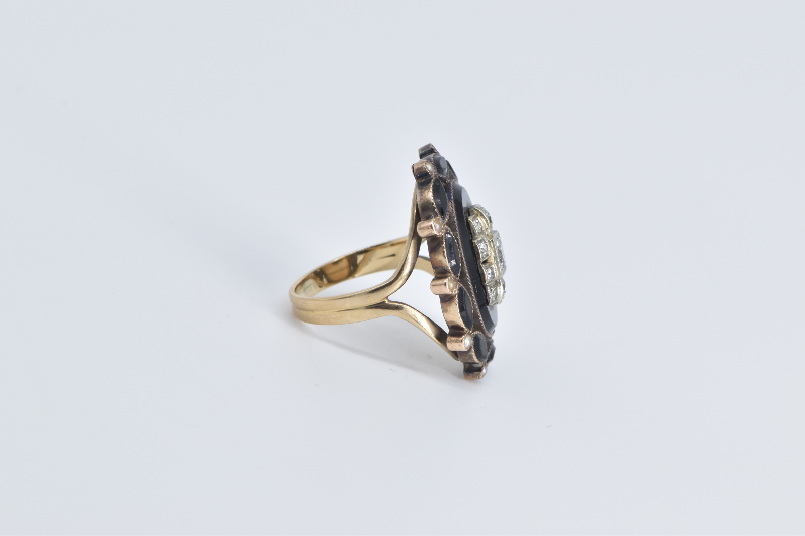 10K 0.30 Ctw Diamond Black Onyx Mourning Yellow Gold Ring, Size 6 ...
