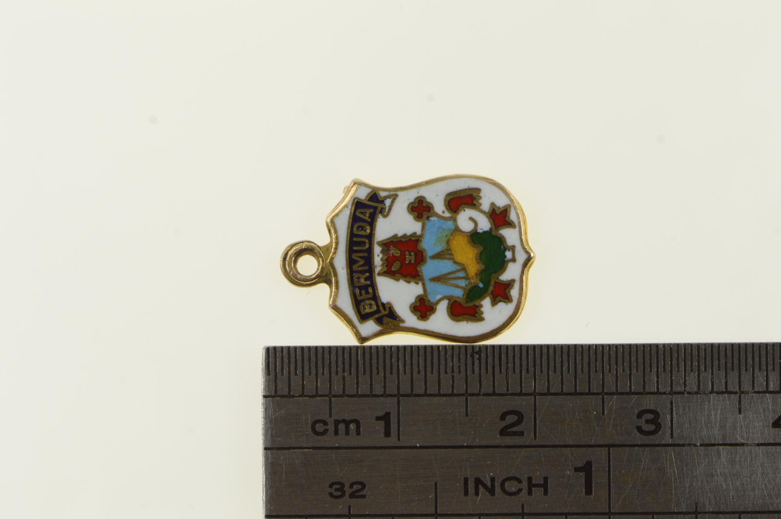 10K Bermuda Vintage Enamel Crest Yellow Gold Charm/Pendant | Property Room