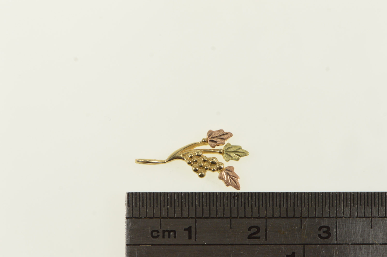 10K Black Hills Gold Leaf Nature Motif Yellow Gold Charm/Pendant ...