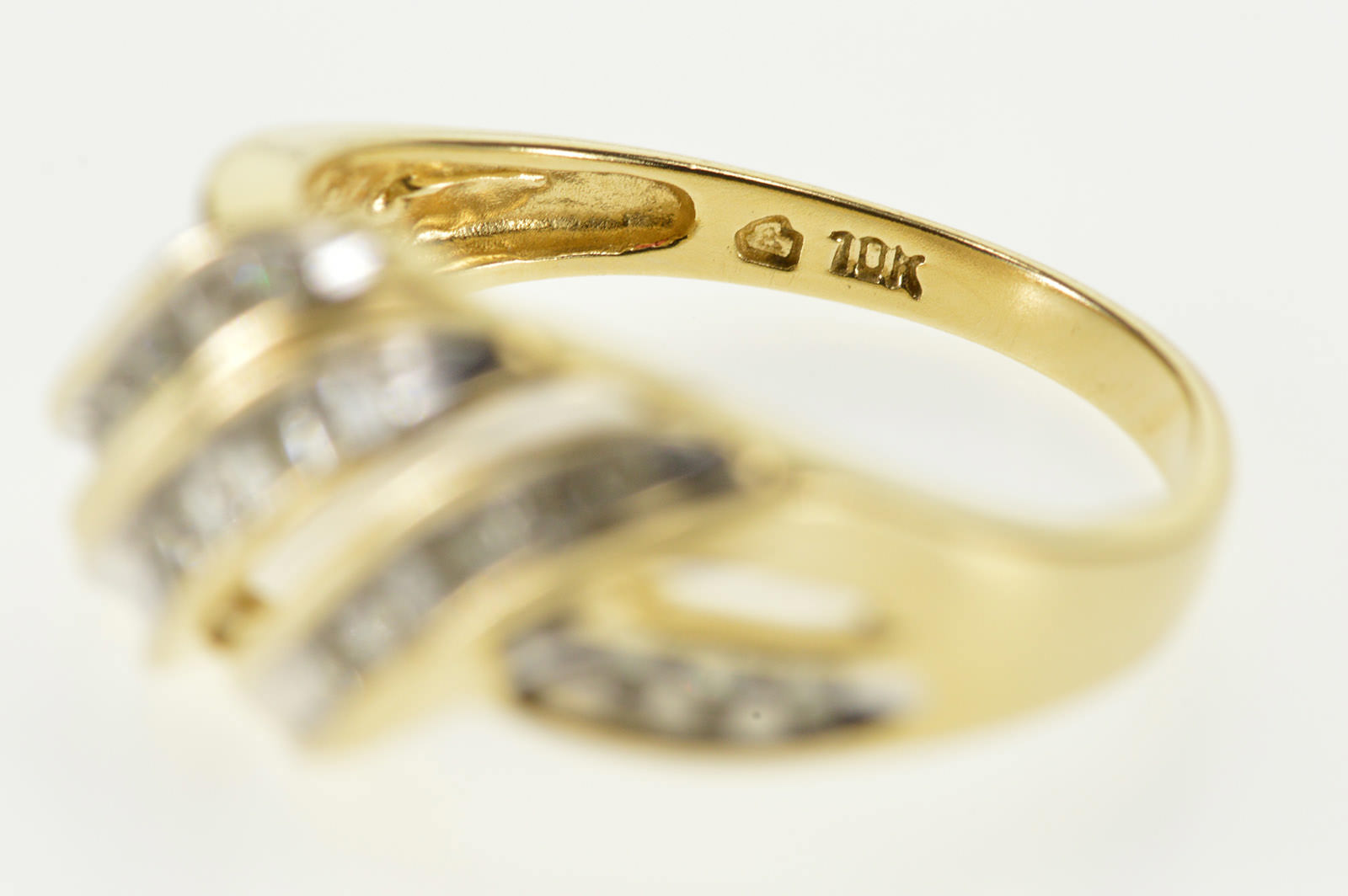 10K Channel Inset Diamond Wavy Wedding Band Yellow Gold Ring, Size 6.5 ...