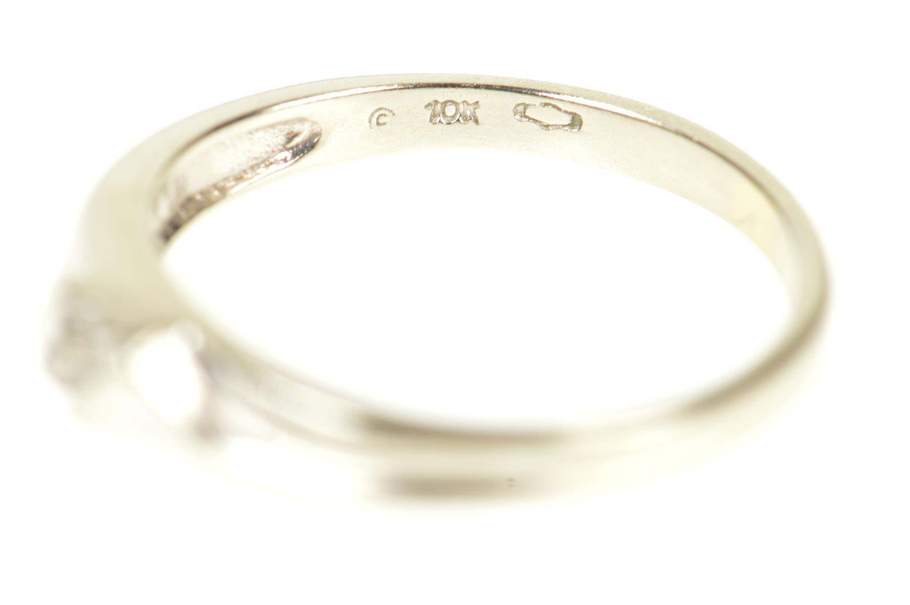 10K Classic Simple Diamond Inset Wedding Band White Gold Ring, Size 5 ...