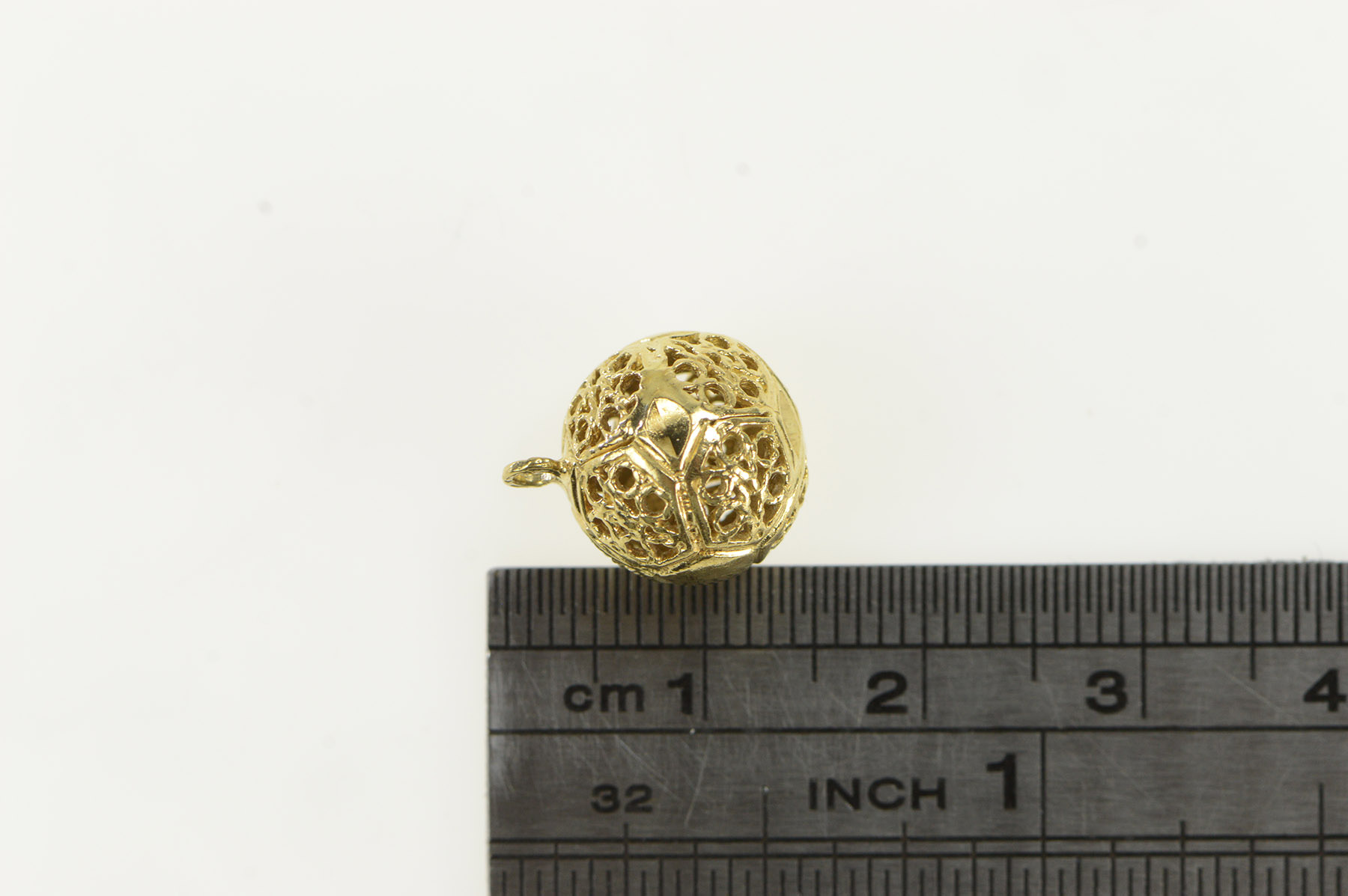 10K Diamond Cut Filigree Ball Sphere Vintage Yellow Gold Charm/Pendant ...
